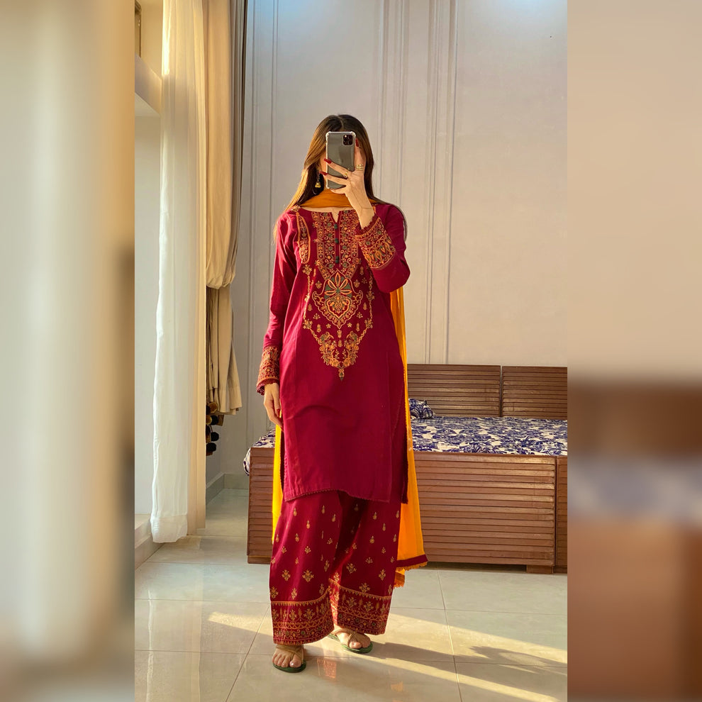 Eshaal Maroon Embroidered 3PC – Corner